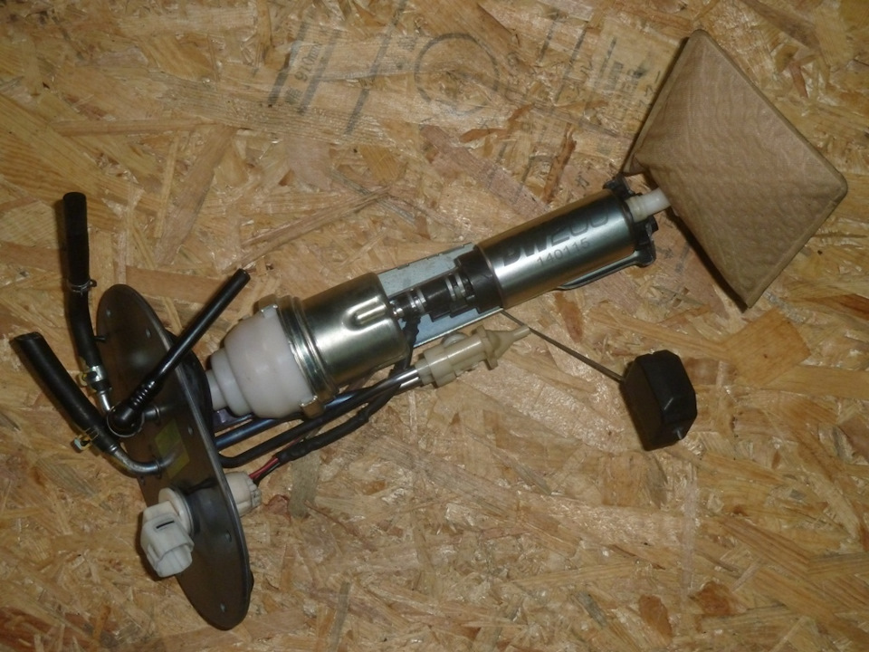 Топливный насос Deatschwerks DW200 255 л/ч для Subaru Forester SG5/SG9 ...