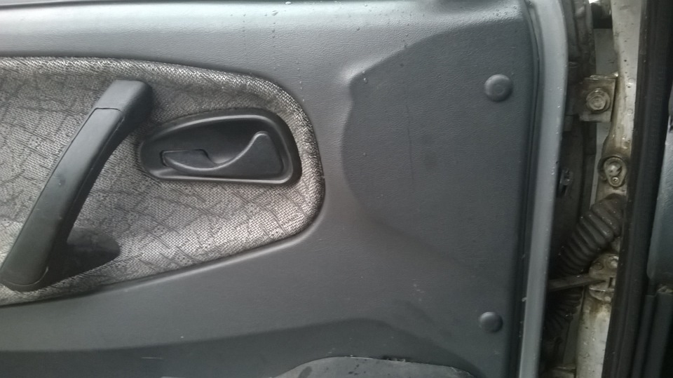скоба тяги замка двери — Lada 2114, 1,5 л, 2007 года | своими руками ...