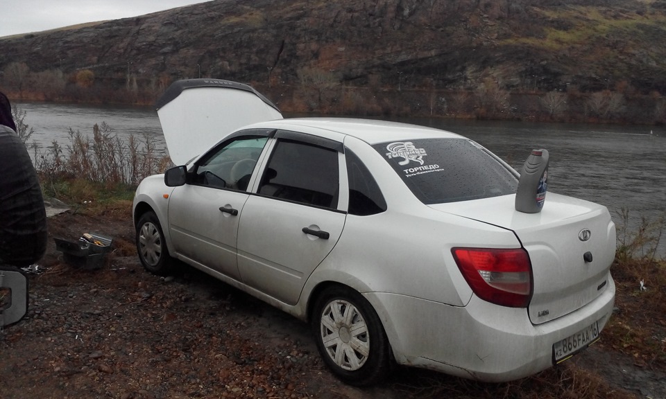 Замена масла в кпп — Lada Гранта (1G), 1,6 л, 2012 года | своими руками ...