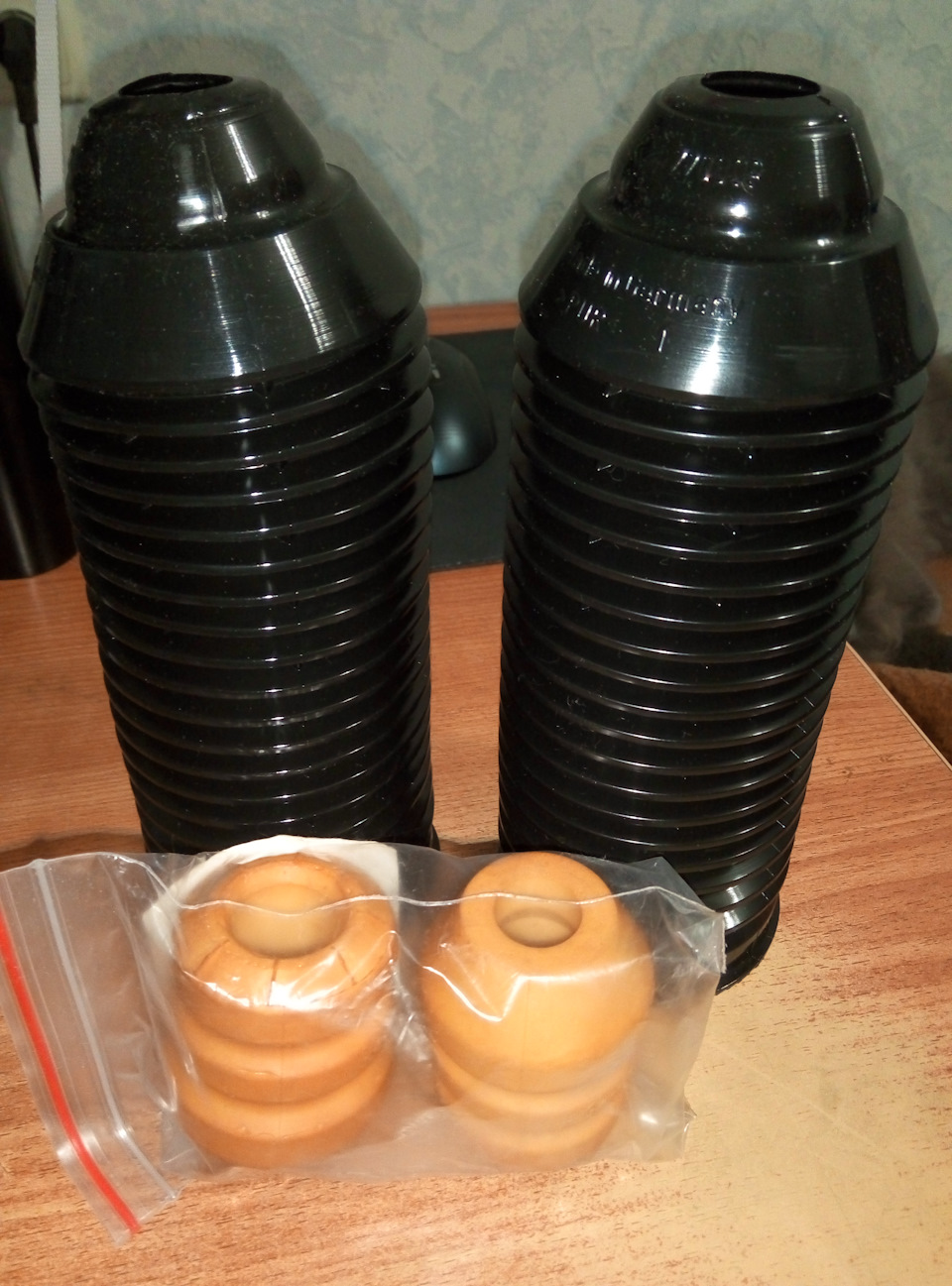 2039001 Пыльник переднего амортизатора LEMFORDER | Запчасти на DRIVE2