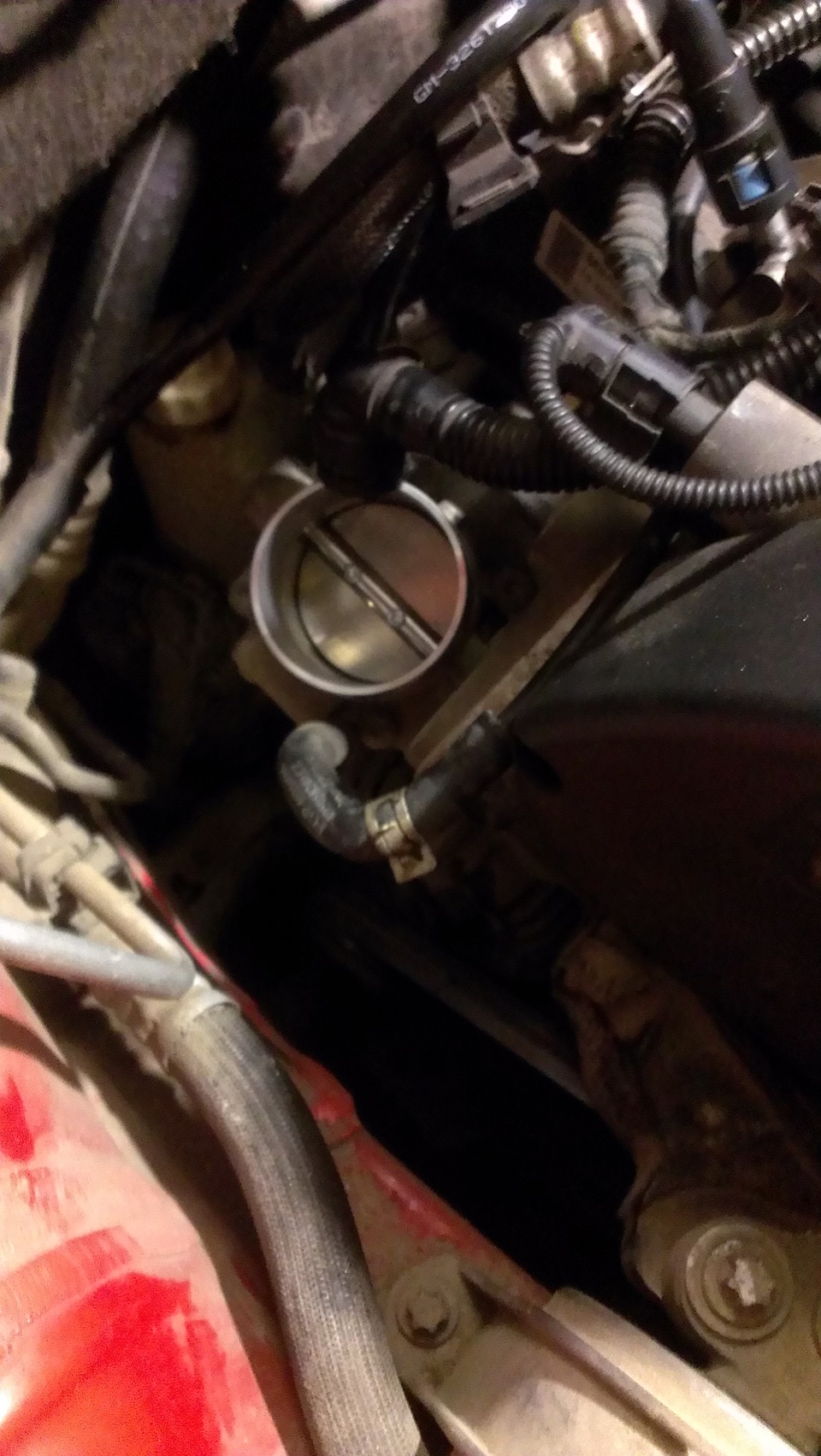 Чистка дроссельной заслонки — Opel Astra H GTC, 1,8 л, 2008 года ...