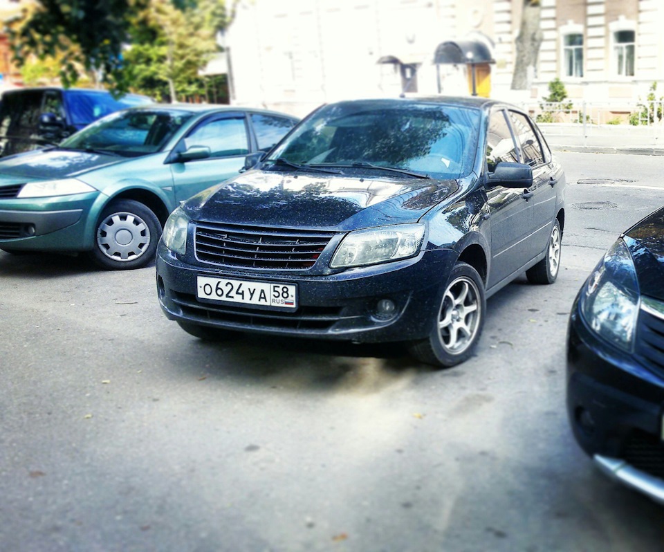 Небольшое дтп и снова старая ровная решетка ) — LADA Гранта, 1,6 л ...
