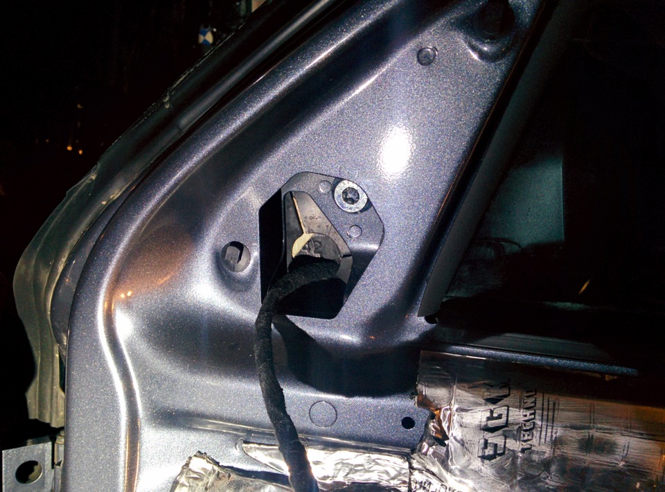 3D0959578C или Опускание правого зеркала заднего вида. — Skoda Octavia ...