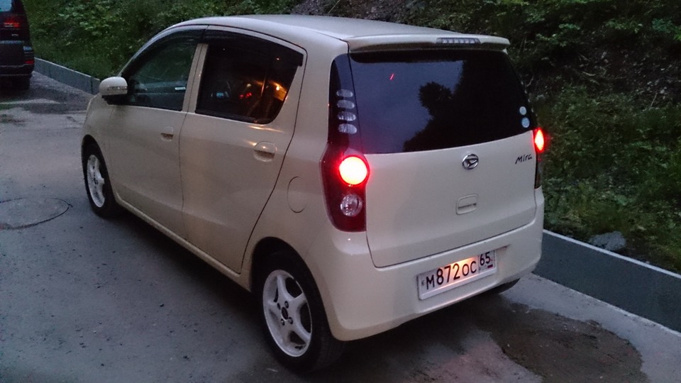 Выпьем за любовь! Или — с годовщиной меня, что ли… — Daihatsu Mira (L275/L285), 0,7 л, 2008 года ...