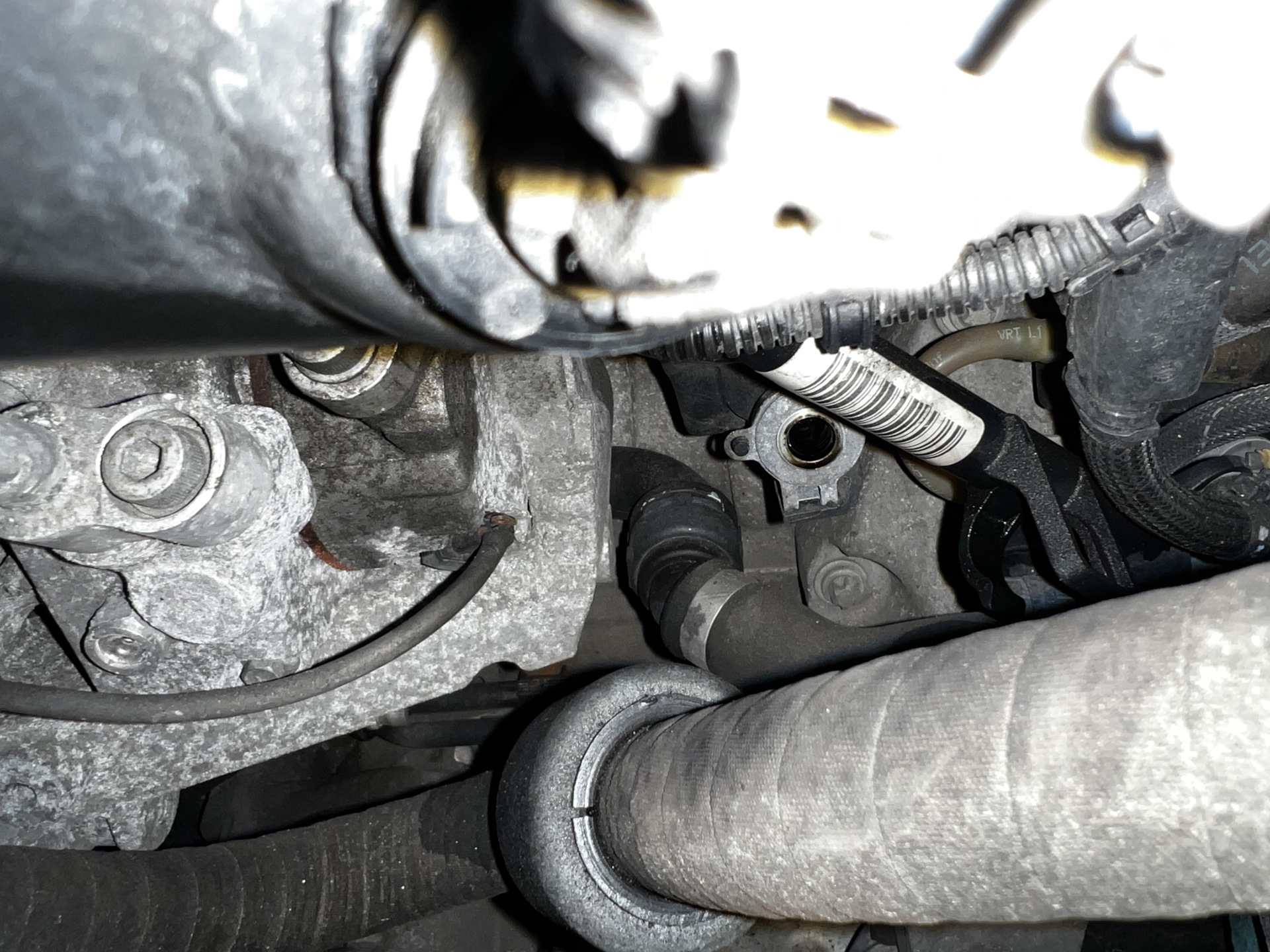 N47 датчик давления масла. Oil pressure sensor — BMW 3 series (E90), 2 ...