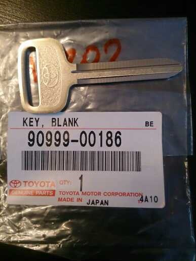Приобрёл оригинальную заготовку ключа — Toyota Corolla (120), 1,5 л ...