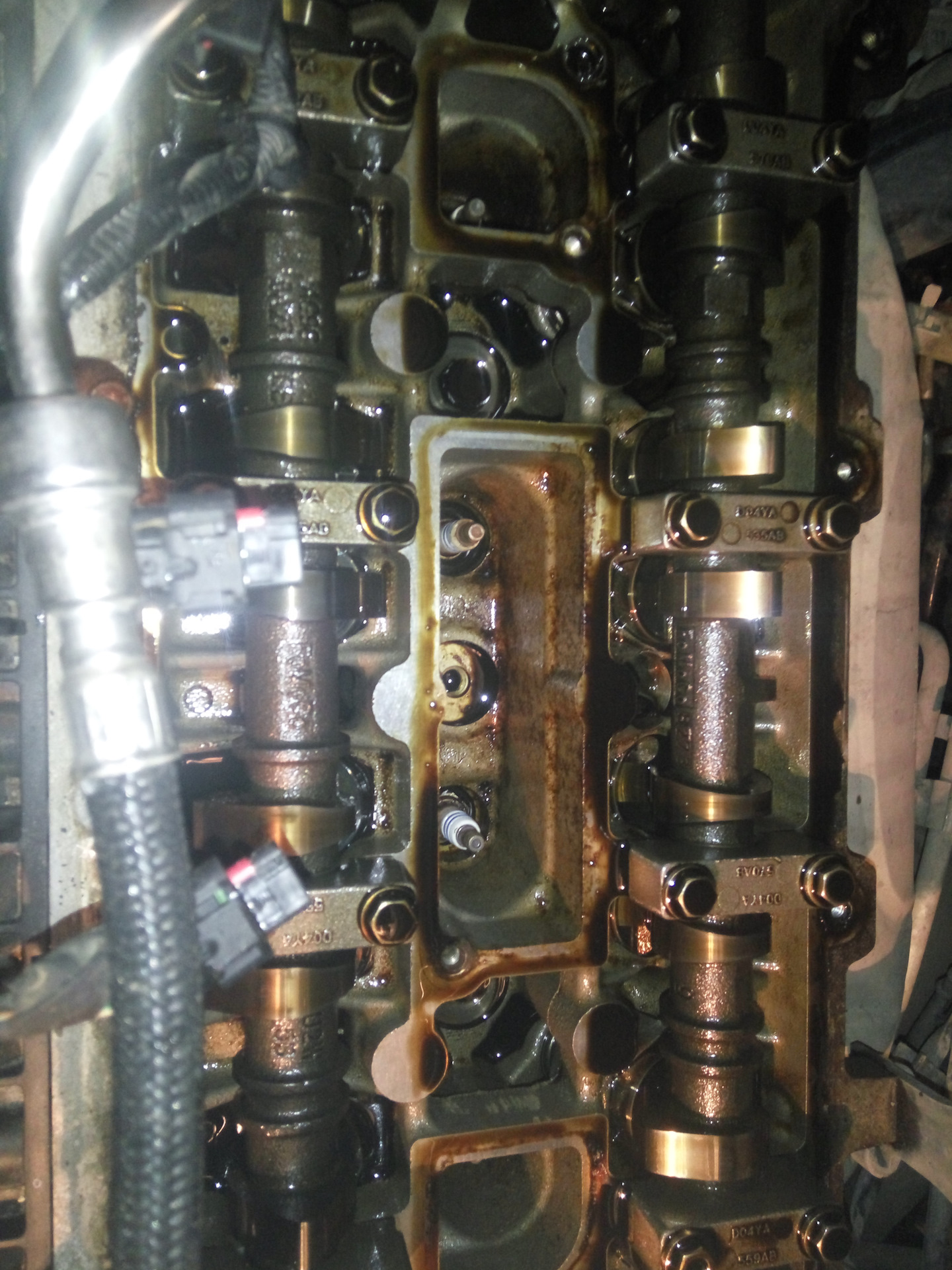 Замена прокладки клапанной крышки — Ford S-Max (1G), 2 л, 2011 года ...