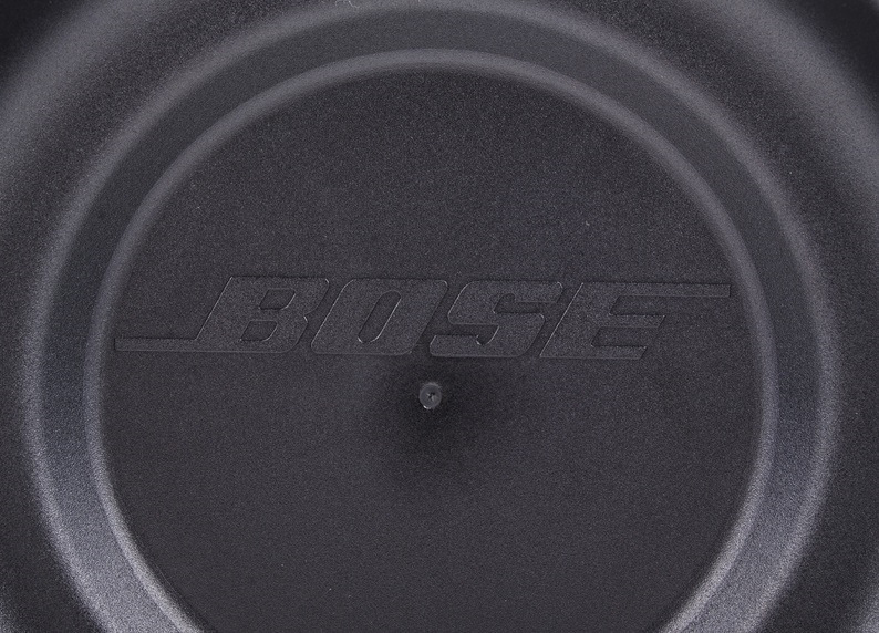 Сабвуфер в нише запасного колеса Bose | Porsche Cayenne 95564501000 ...