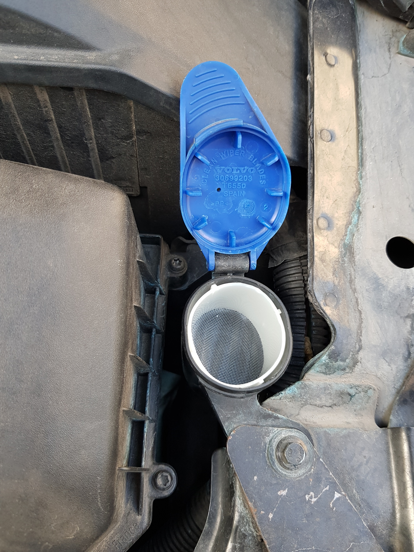 Мелочевка — Volvo XC70 III, 2,4 л, 2014 года | другое | DRIVE2