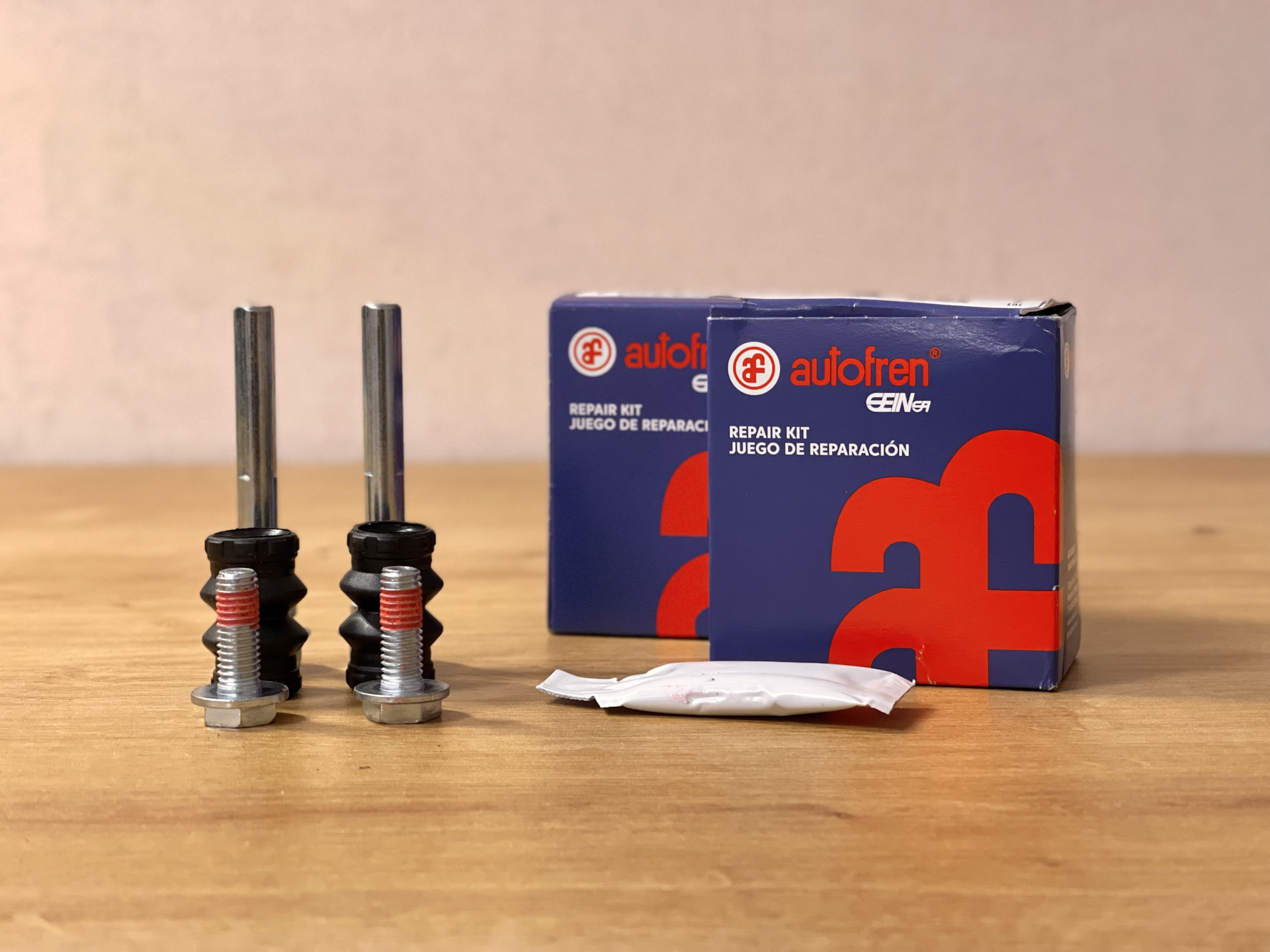 Замена задних тормозных дисков, колодок и жидкости TRW — Opel Insignia ...