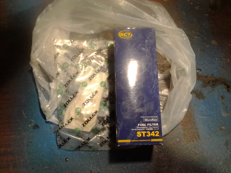 Замена топливных фильтров) — Mitsubishi Starion, 2,5 л, 1983 года ...