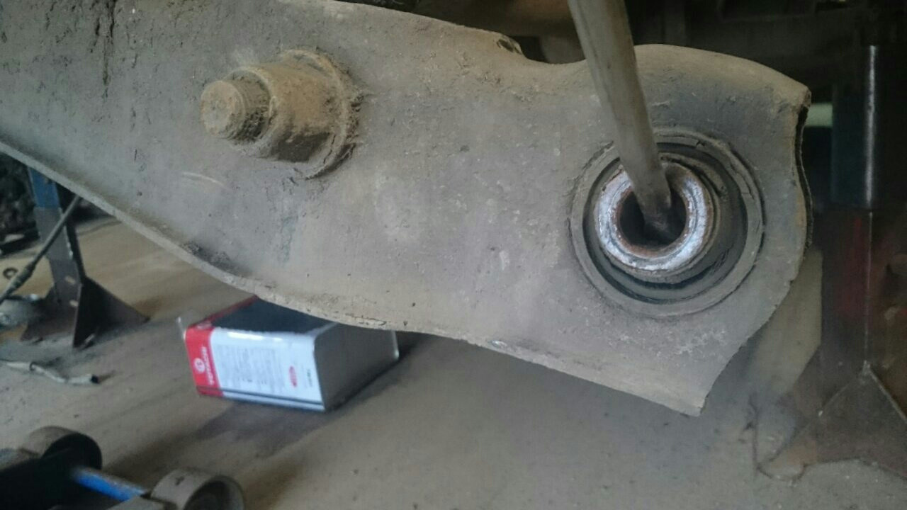 Задняя подвеска — Mitsubishi Carisma, 1,6 л, 2003 года | визит на ...