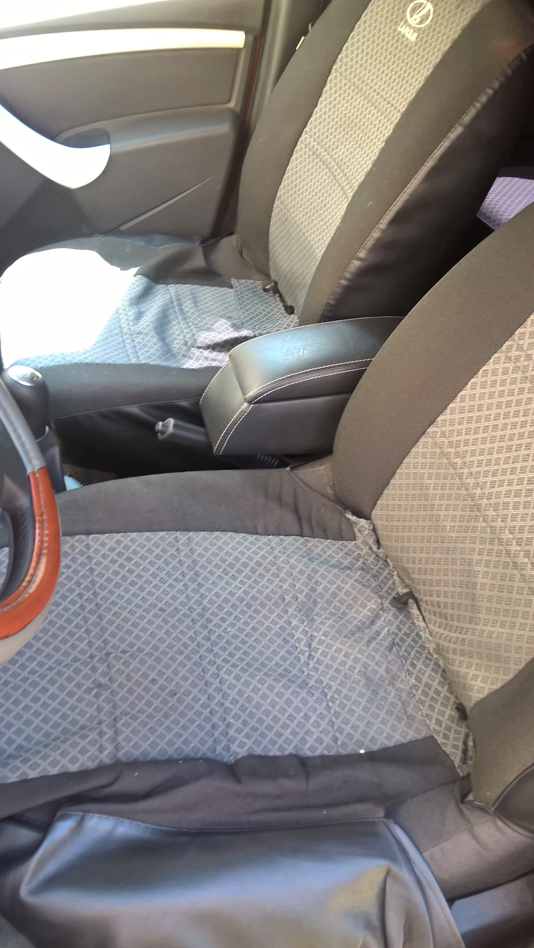 Подлокотник — Lada Ларгус, 1,6 л, 2015 года | тюнинг | DRIVE2