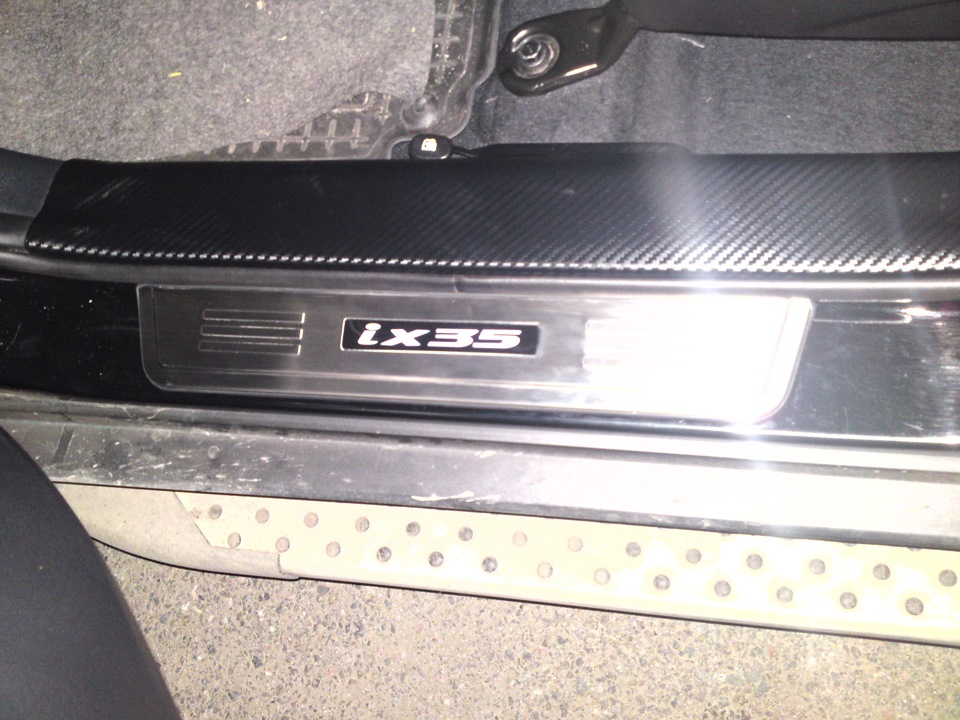 Накладки на пороги с подсветкой. — Hyundai ix35, 2 л, 2012 года ...