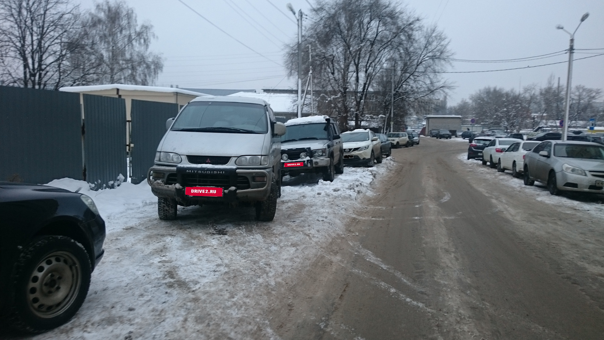 Повстречалась знакомая машина с Драйва. — Mitsubishi Space Gear, 2,4 л ...