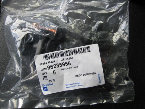 96235956 Концевой выключатель двери / Chevrolet 97~ GM | Запчасти на DRIVE2