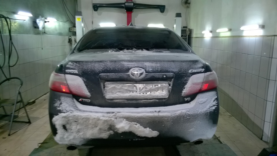 замена передних тормозных колодок — Toyota Camry (XV40), 3,5 л, 2008 ...