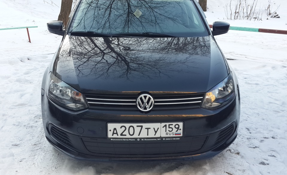 Накладка — Volkswagen Polo Sedan, 1,6 л, 2011 года | аксессуары | DRIVE2