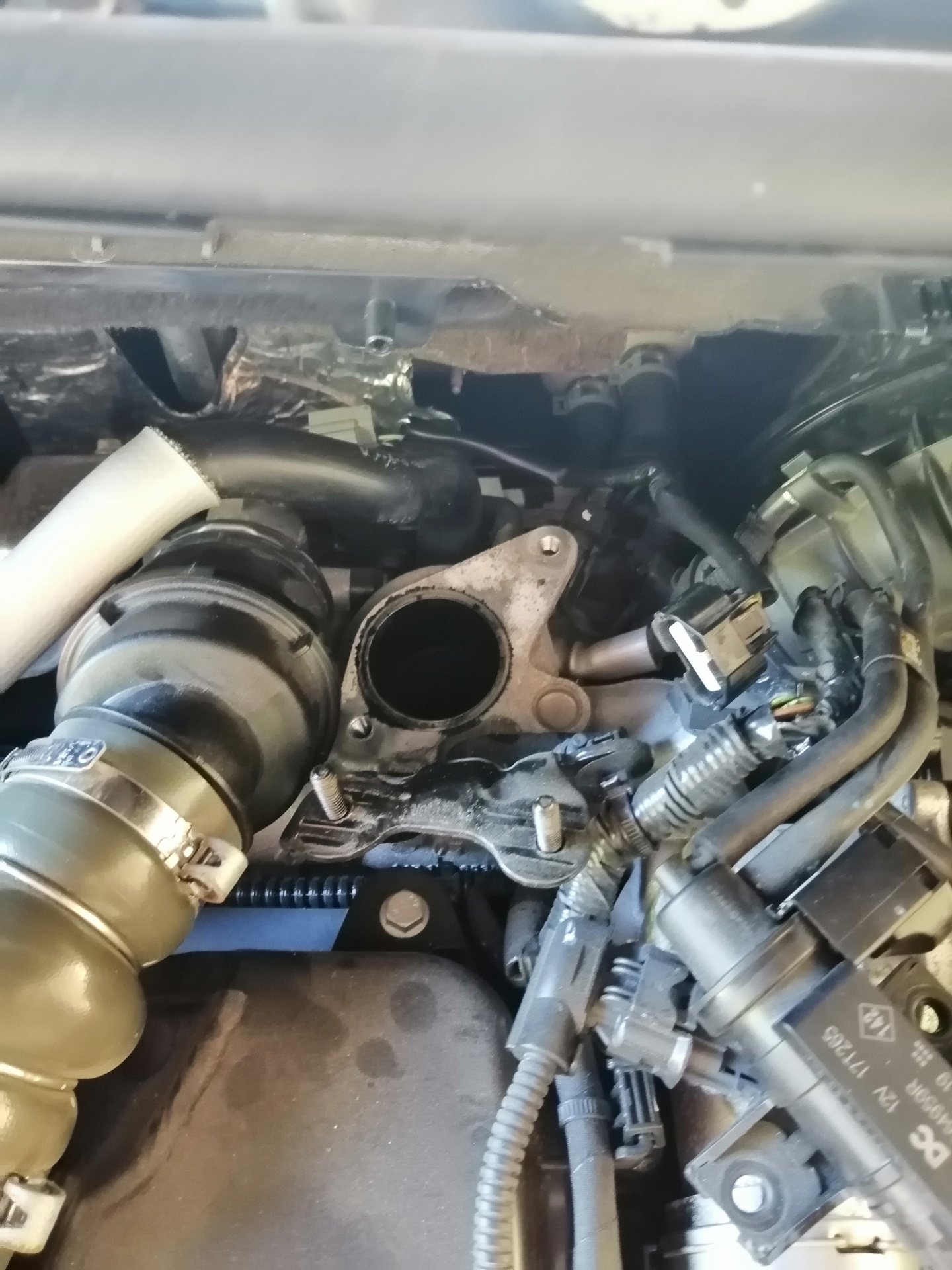 Чистка EGR — Renault Kadjar, 1,5 л, 2017 года | своими руками | DRIVE2