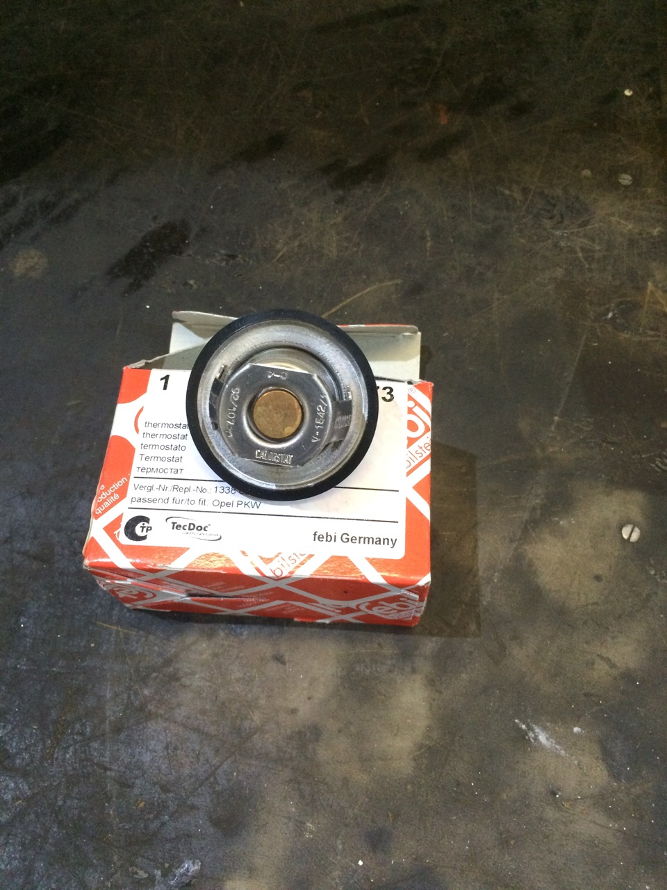 заменил термостат — Chevrolet Lacetti 5D, 1,6 л, 2010 года | своими ...