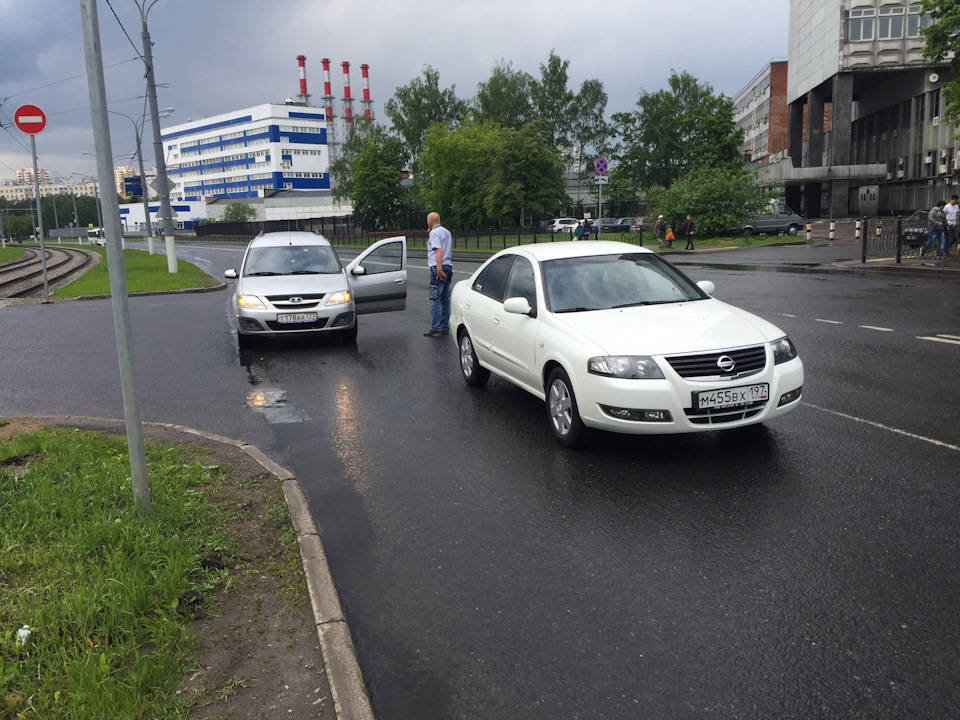 Поворотники и зеркала — Nissan Almera Classic (B10), 1,6 л, 2010 года ...