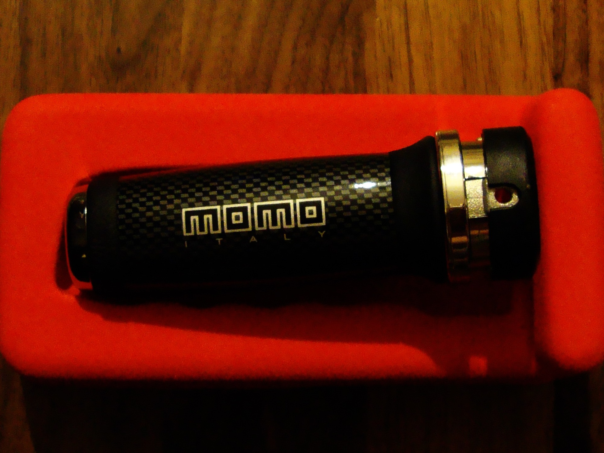 MOMO PIT STOP CARBON — Lada 2107, 1,7 л, 2008 года | тюнинг | DRIVE2