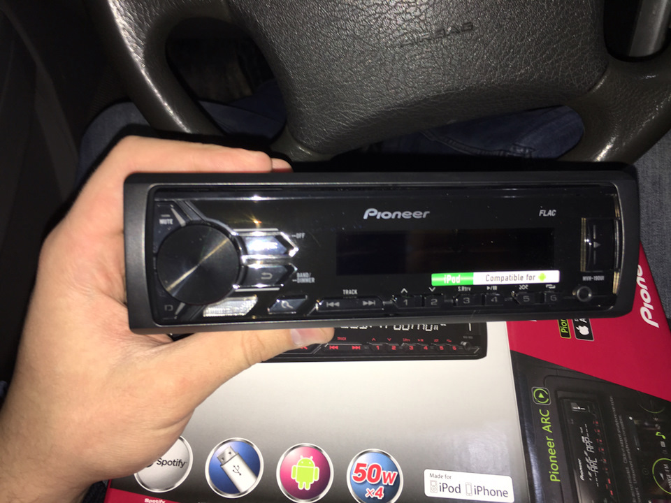 Магнитола Pioneer MVH-190UI — Lada Приора седан, 1,6 л, 2007 года ...