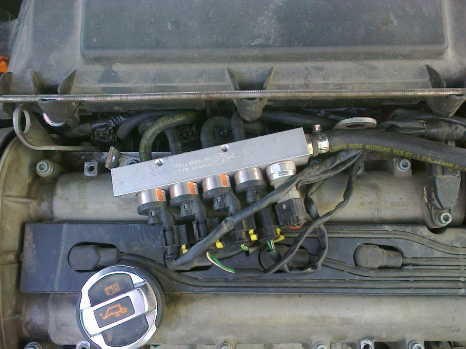 Установка BRC Gas Equipment Sequent 24 MY07 на Бетмент — Volkswagen Golf Mk4, 1,4 л, 1998 года ...