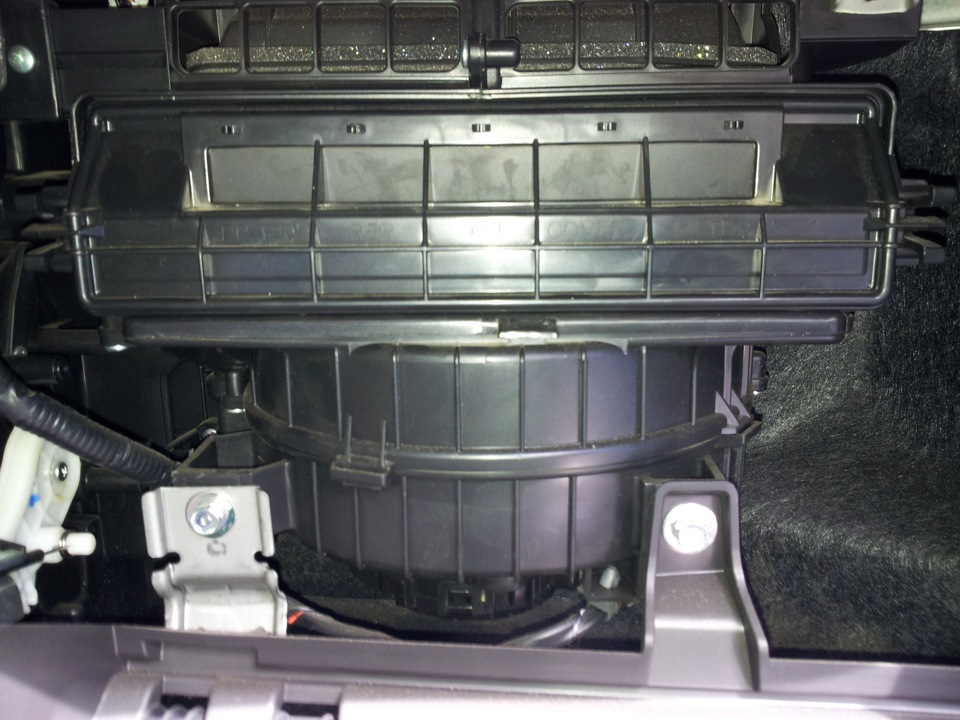 Еще раз меняем салонный фильтр! — Hyundai Solaris (1G), 1,6 л, 2011 ...