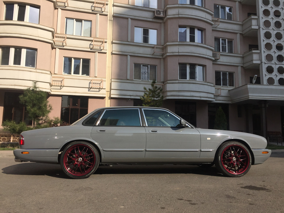 Наконец R20! — Jaguar XJ Mark 2, 4,3 л, 2000 года | колёсные диски | DRIVE2