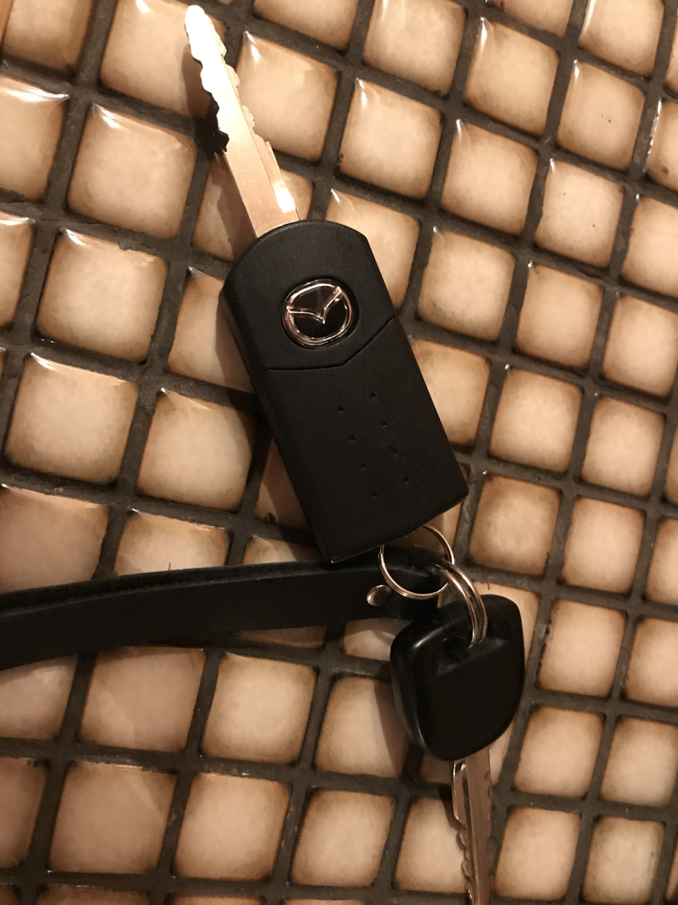 Сделал второй ключ — Mazda RX-8, 1,3 л, 2005 года | аксессуары | DRIVE2