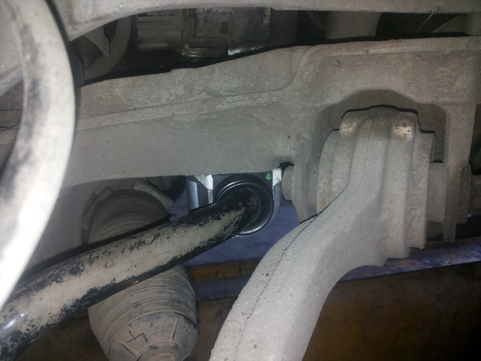 Замена втулок переднего стабилизатора Mercedes W203. — Mercedes-Benz C ...