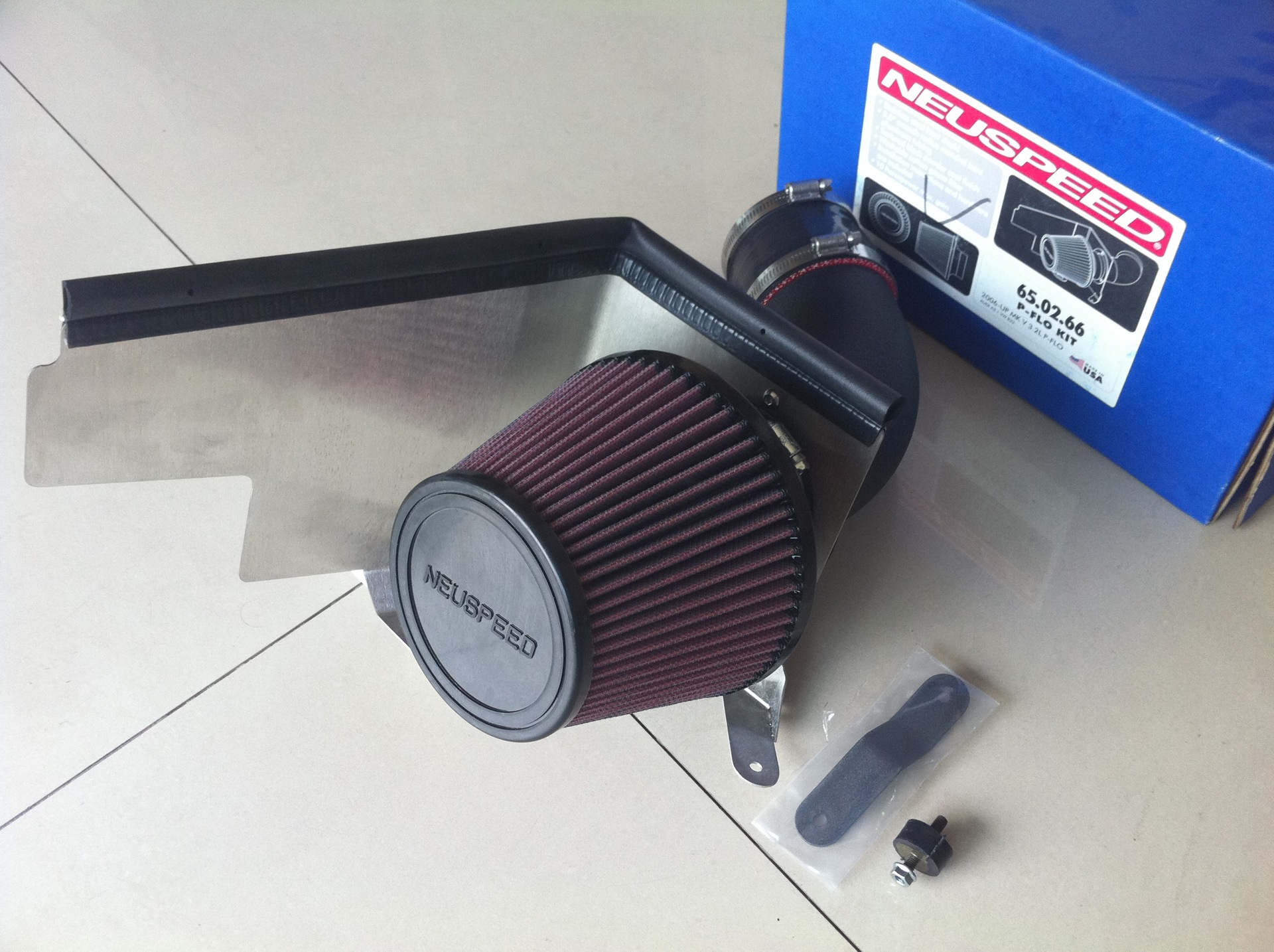Neuspeed P-FLO intake kit — Volkswagen Passat R36, 3,6 л, 2010 года ...