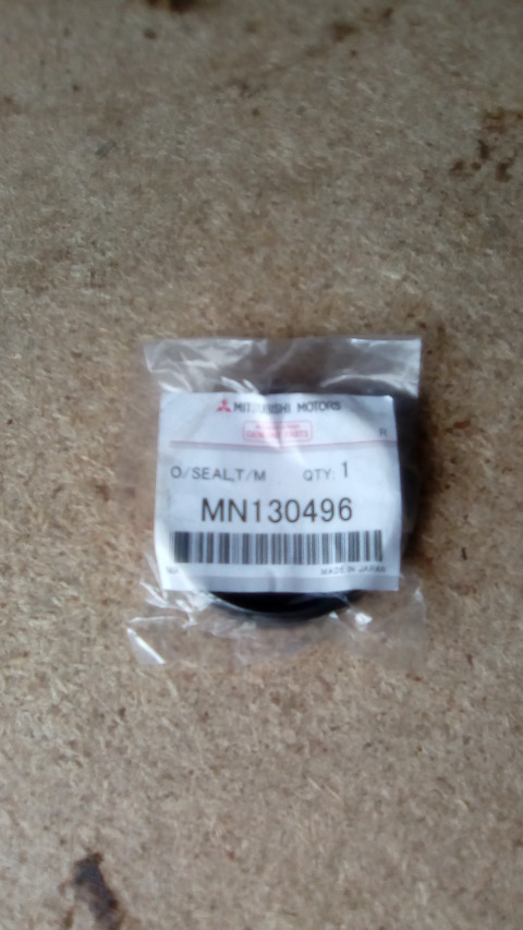 MN130496 САЛЬНИК ПОЛУОСИ ПЕРЕДНЕЙ Mitsubishi | Запчасти на DRIVE2