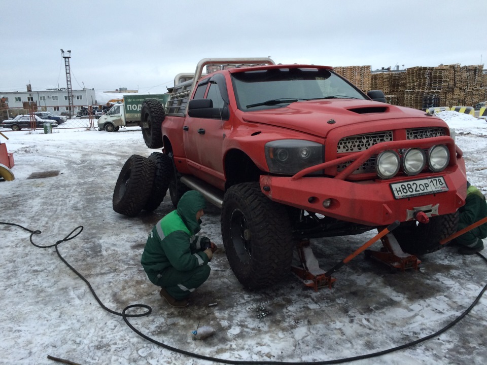 Продаю комплект Continental на Додж Рэм/продано — Dodge Ram, 5,9 л ...