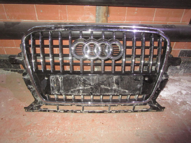 Решетка радиатора Audi Q5 2008- после 2012 Оригинальный номер 8R0853651 ...