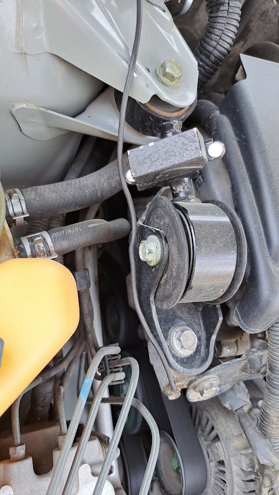 Замена верхней опоры двигателя — Toyota Camry (XV30), 2,4 л, 2004 года ...