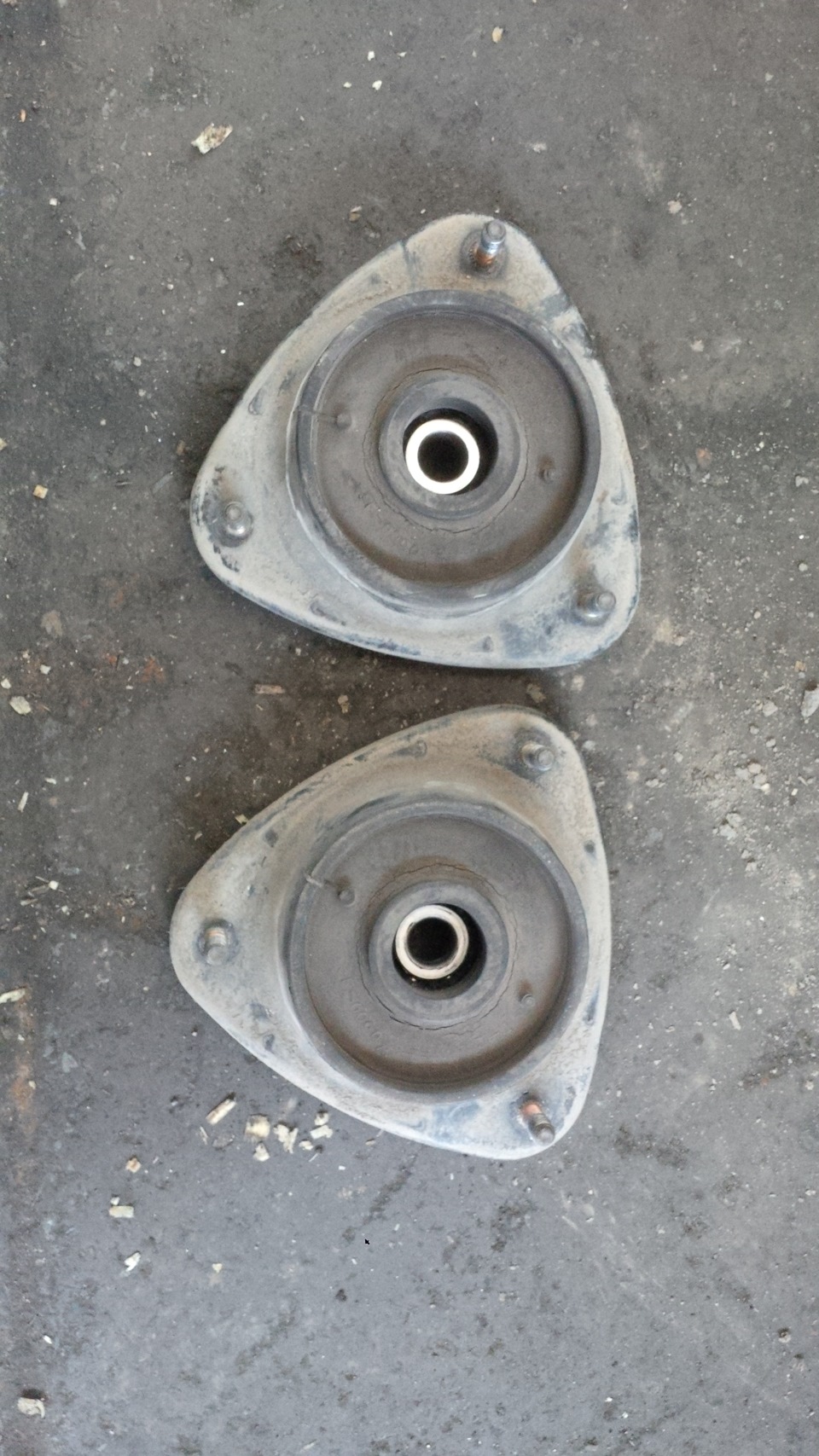 Замена опор передних стоек и втулок стабилизаторов — Subaru Forester ...