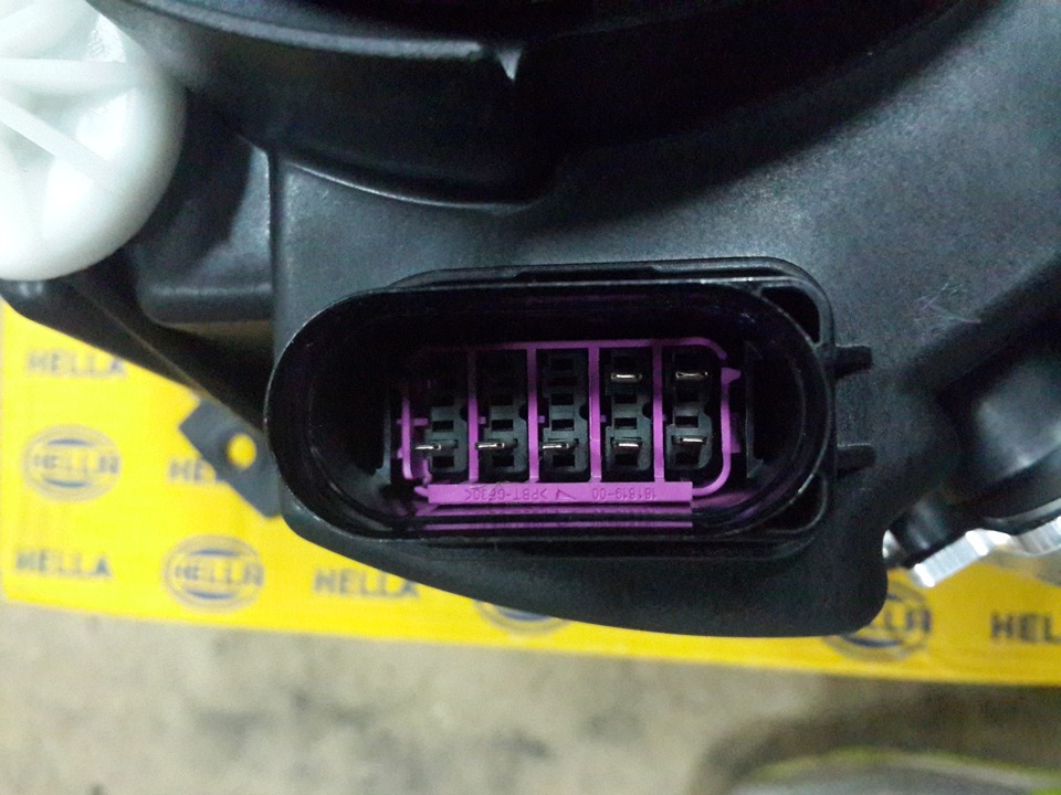 #117 Разъёмы под биксеноновые фары. А0145456226 — Mercedes-Benz G-Class ...