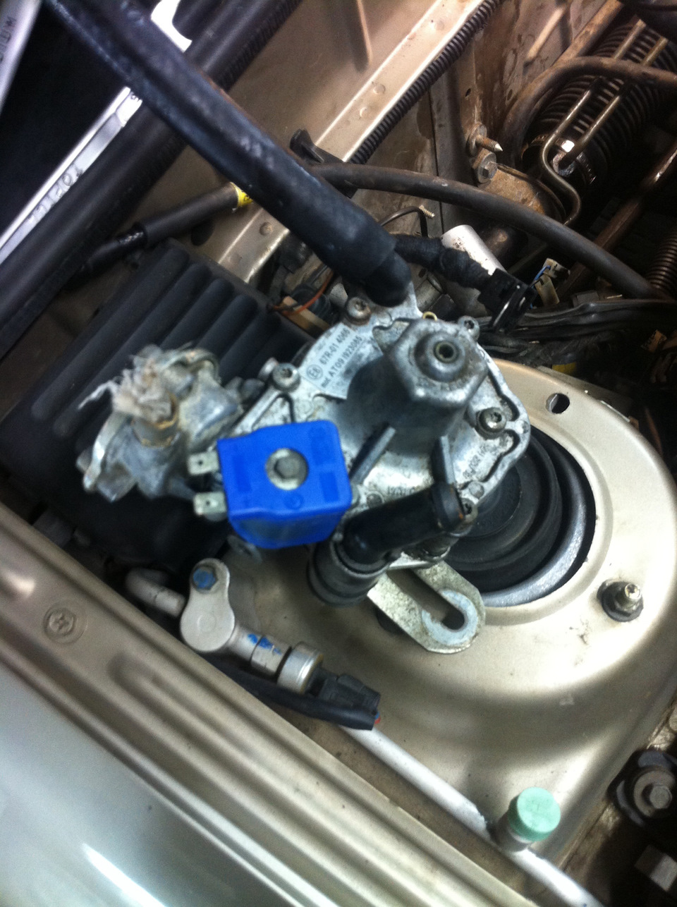 Замена пыльника рейки с ГУР — Daewoo Lanos, 1,5 л, 2008 года | своими ...