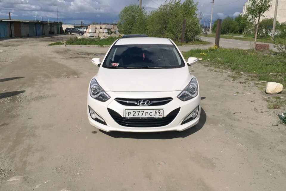 Крыша и часть решетки в черный глянец — Hyundai i40, 2 л, 2014 года ...