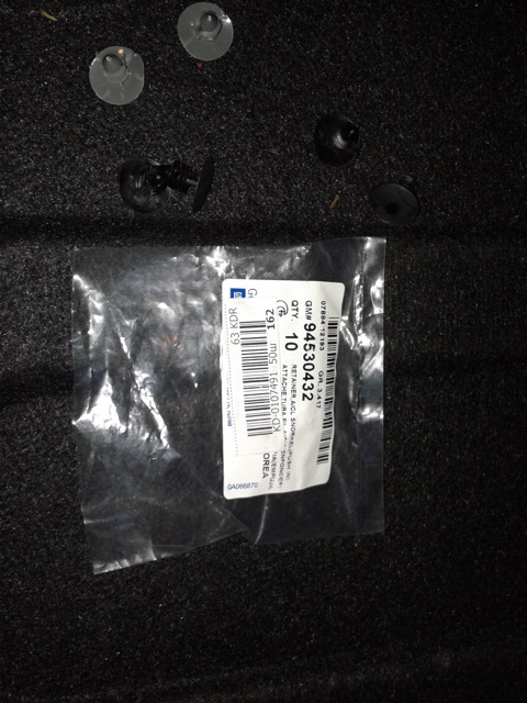 94530432 Обшивка багажника клипса GM | Запчасти на DRIVE2