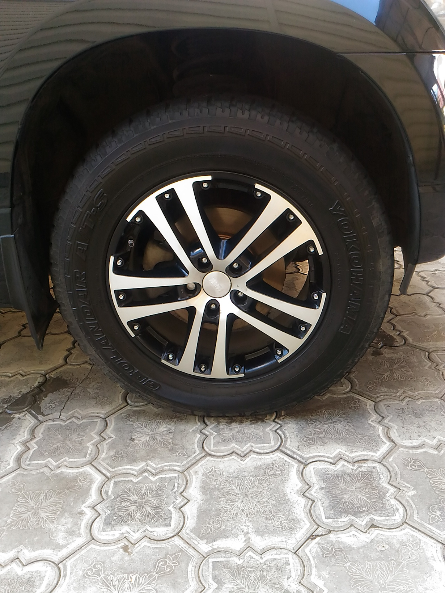 Продам свои колеса r17 — Suzuki Grand Vitara (2G), 2,4 л, 2010 года | колёсные диски | DRIVE2