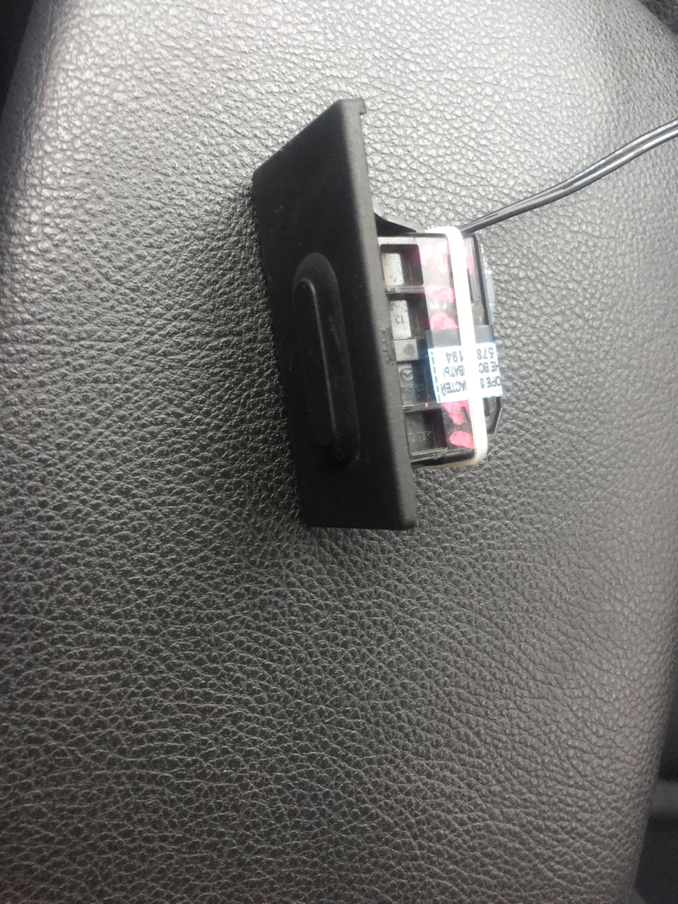 Замена кнопки багажника(универсал) — Mazda 6 (2G) GH, 2 л, 2008 года ...