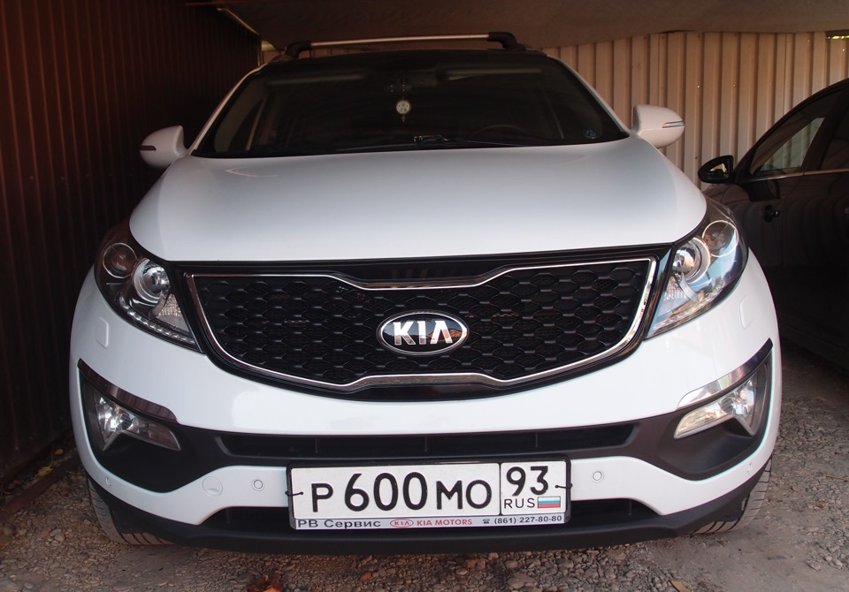 Решётка заняла своё законное место. — KIA Sportage (3G), 2 л, 2012 года | стайлинг | DRIVE2