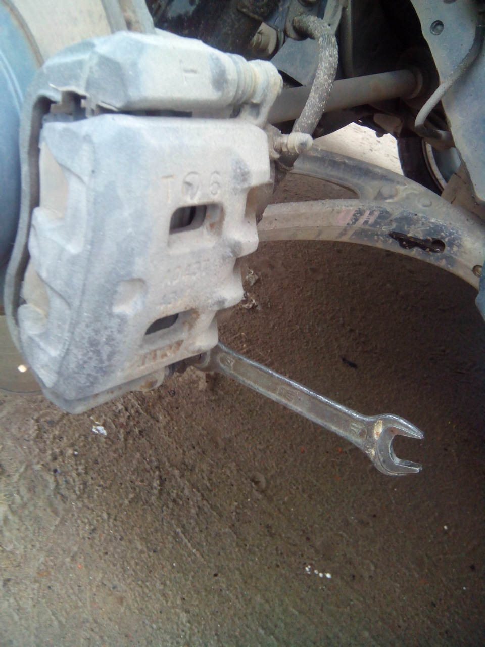 Тормозные передние колодки — Subaru B4 Be 2 л 2001 года своими