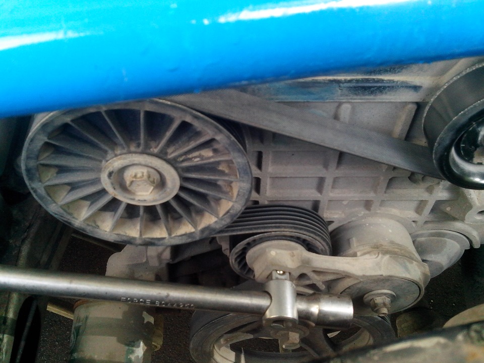 Замена обводного ролика и стоек стабилизатора — ГАЗ 31105, 2,4 л, 2007 ...