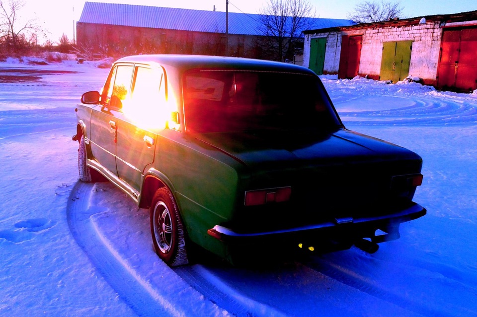 посмотрел как зимует да и пофоткал заодно. — Lada 21011, 1,3 л, 1977 ...