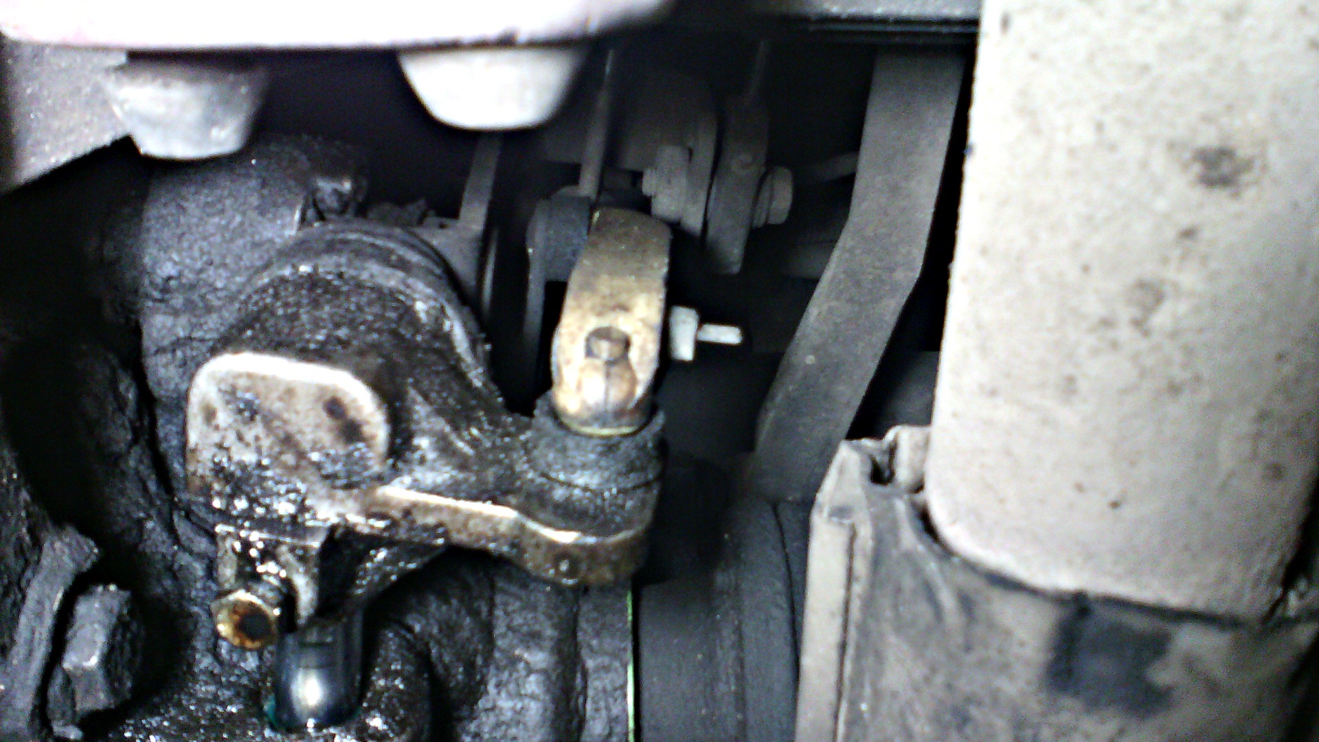 Поменял штангу селектора. — Volkswagen Polo Mk3, 1 л, 2000 года ...