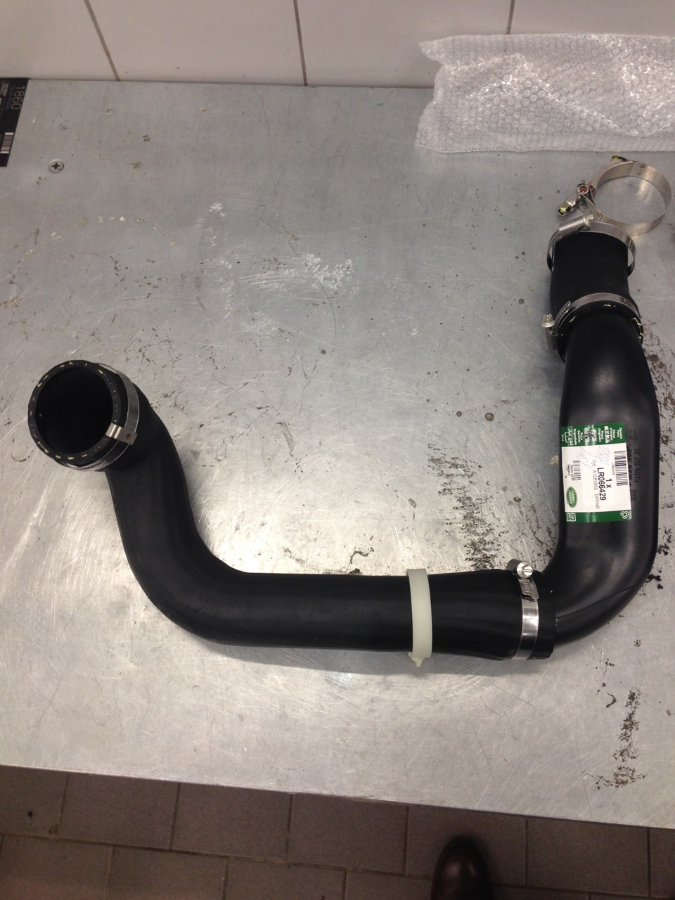 LR066429 Шланг Jaguar Land Rover | Запчасти на DRIVE2